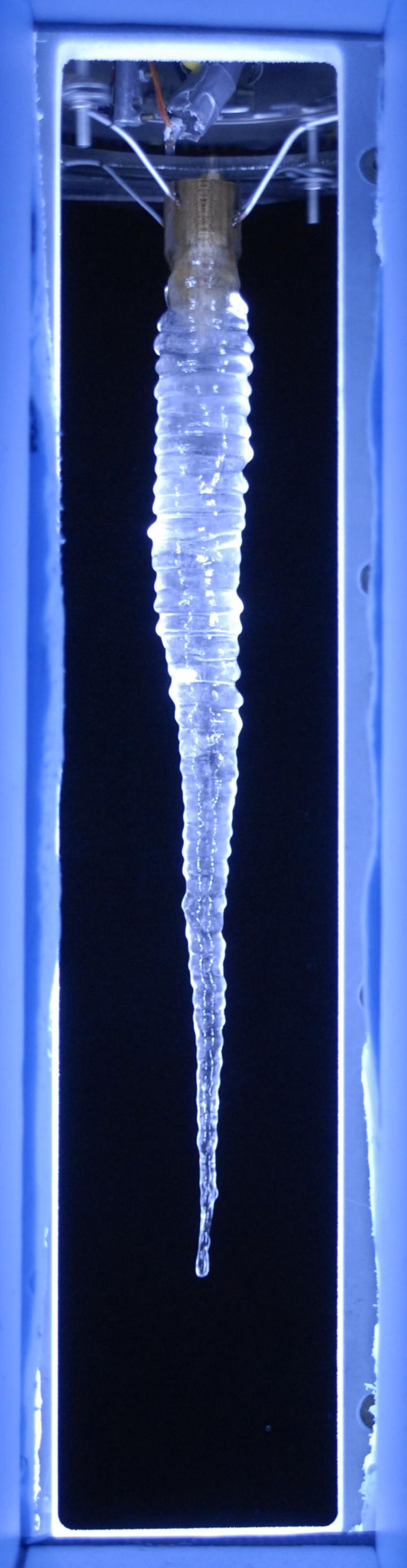 Laboratory-Grown Icicle [IMAGE] | EurekAlert! Science News Releases
