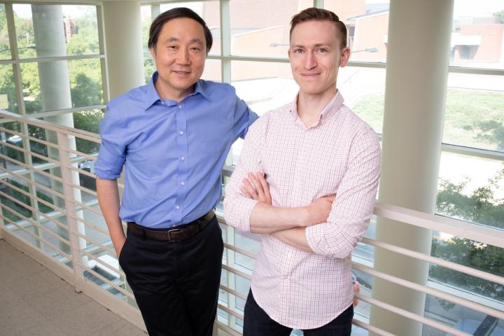 Yi Lu and Evan Mirts, Universi [IMAGE] | EurekAlert! Science News Releases