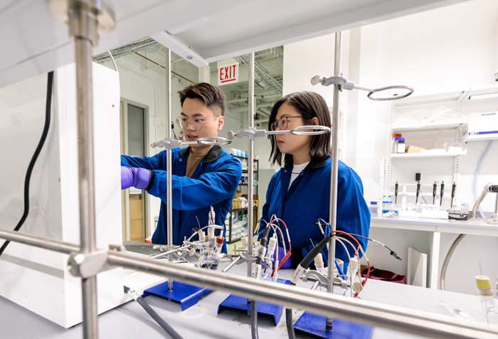 Chong Liu lithium lab photo [IMAGE] | EurekAlert! Science News Releases