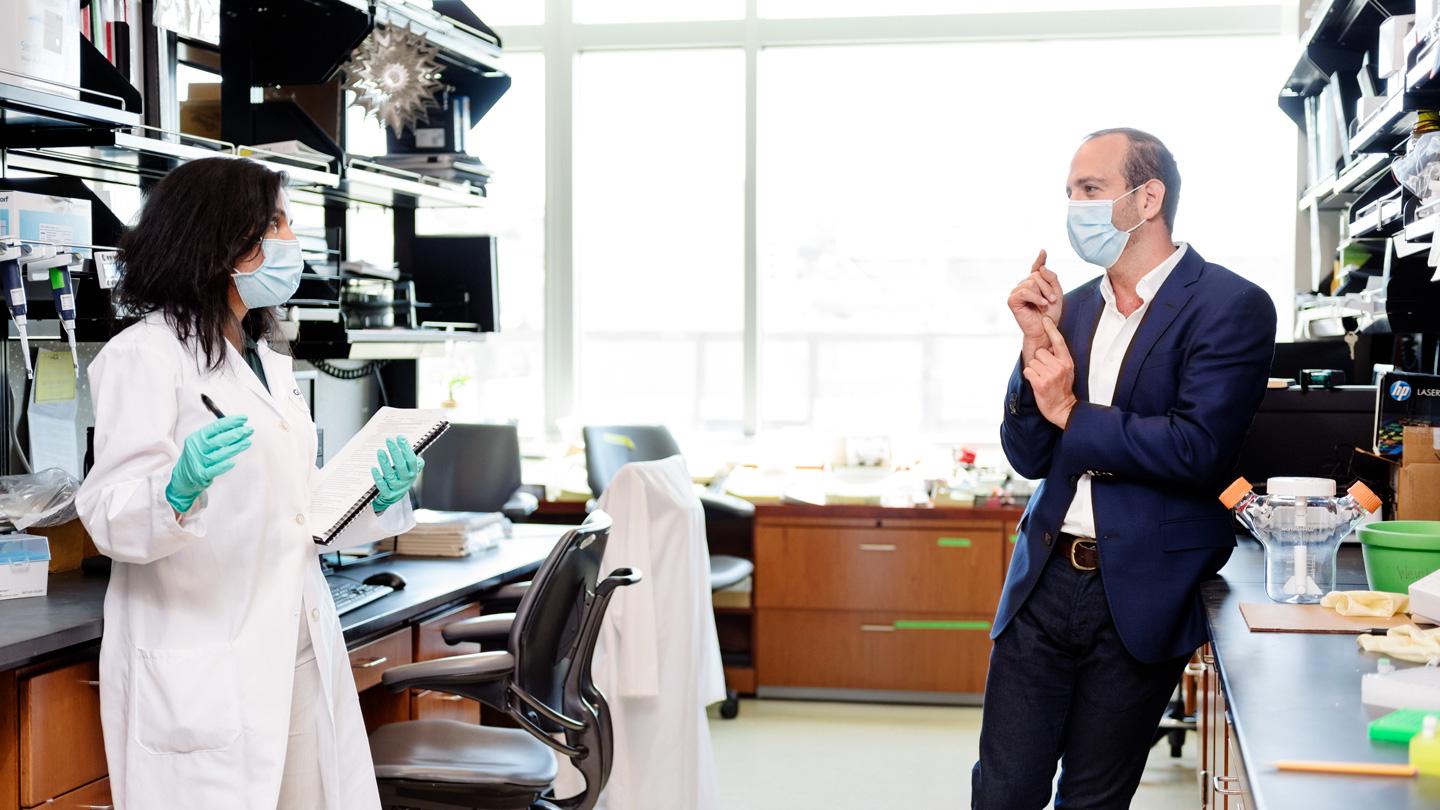 Leor Weinberger talking to Son [IMAGE] | EurekAlert! Science News Releases