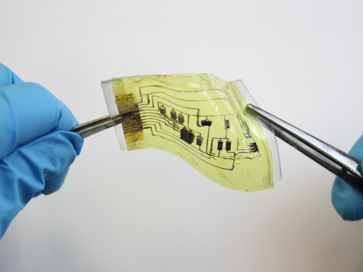 Electronic skin stretching [IMAGE] | EurekAlert! Science News Releases