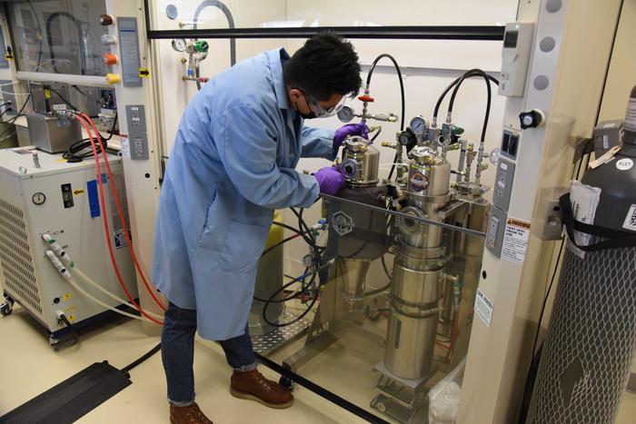 Loading the contaminated cardb [IMAGE] | EurekAlert! Science News Releases