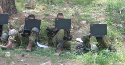 Soldiers Performing Task [IMAGE] | EurekAlert! Science News Releases