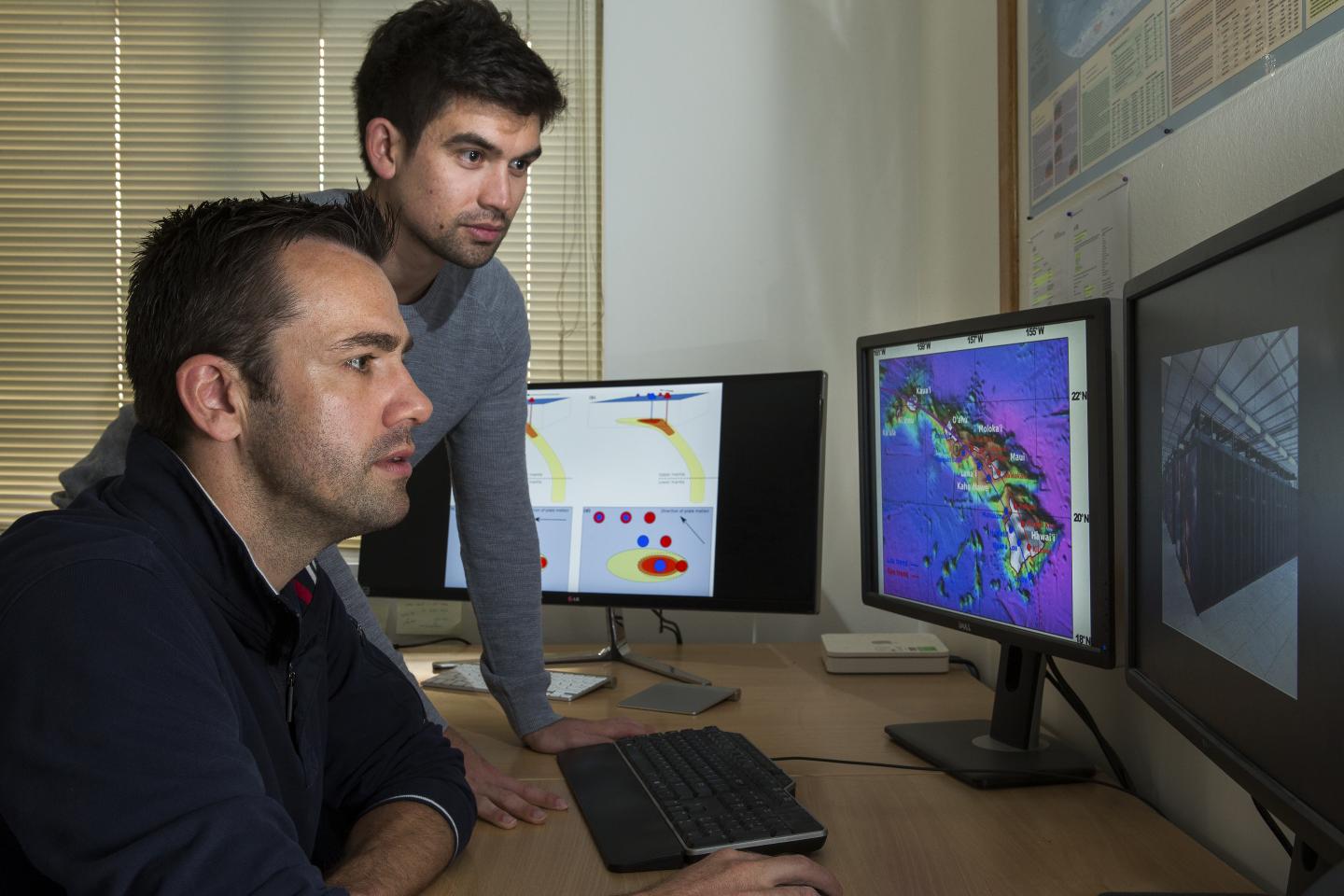 Dr Rhodri Davies and PhD Stude [IMAGE] | EurekAlert! Science News Releases