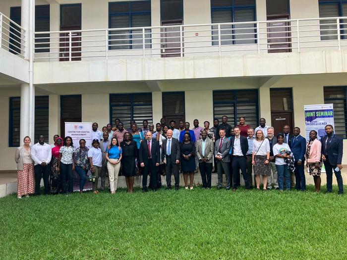 Visit to University of Cape Co [IMAGE] | EurekAlert! Science News Releases