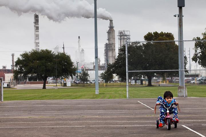 Houston Refinery [IMAGE] | EurekAlert! Science News Releases