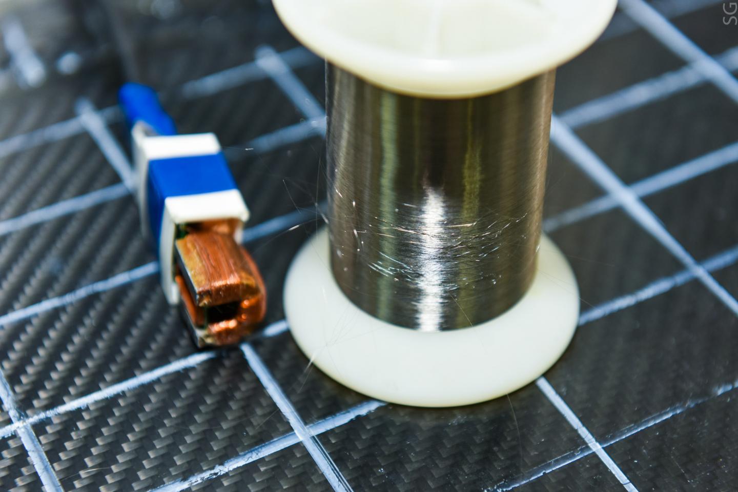 Metal Wire and Sensor [IMAGE] | EurekAlert! Science News Releases