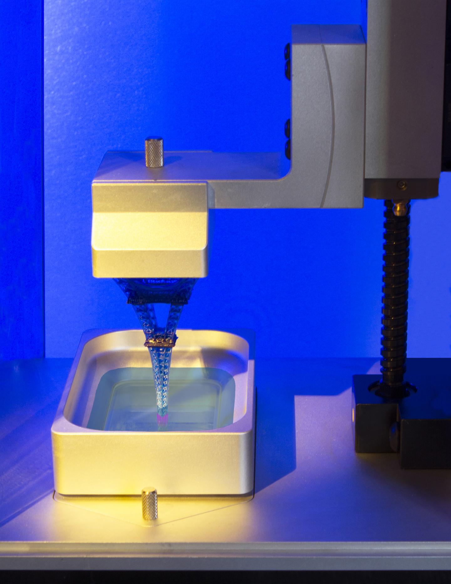 Fast, Continuous, 3-D Printing out of a Liqui | EurekAlert!