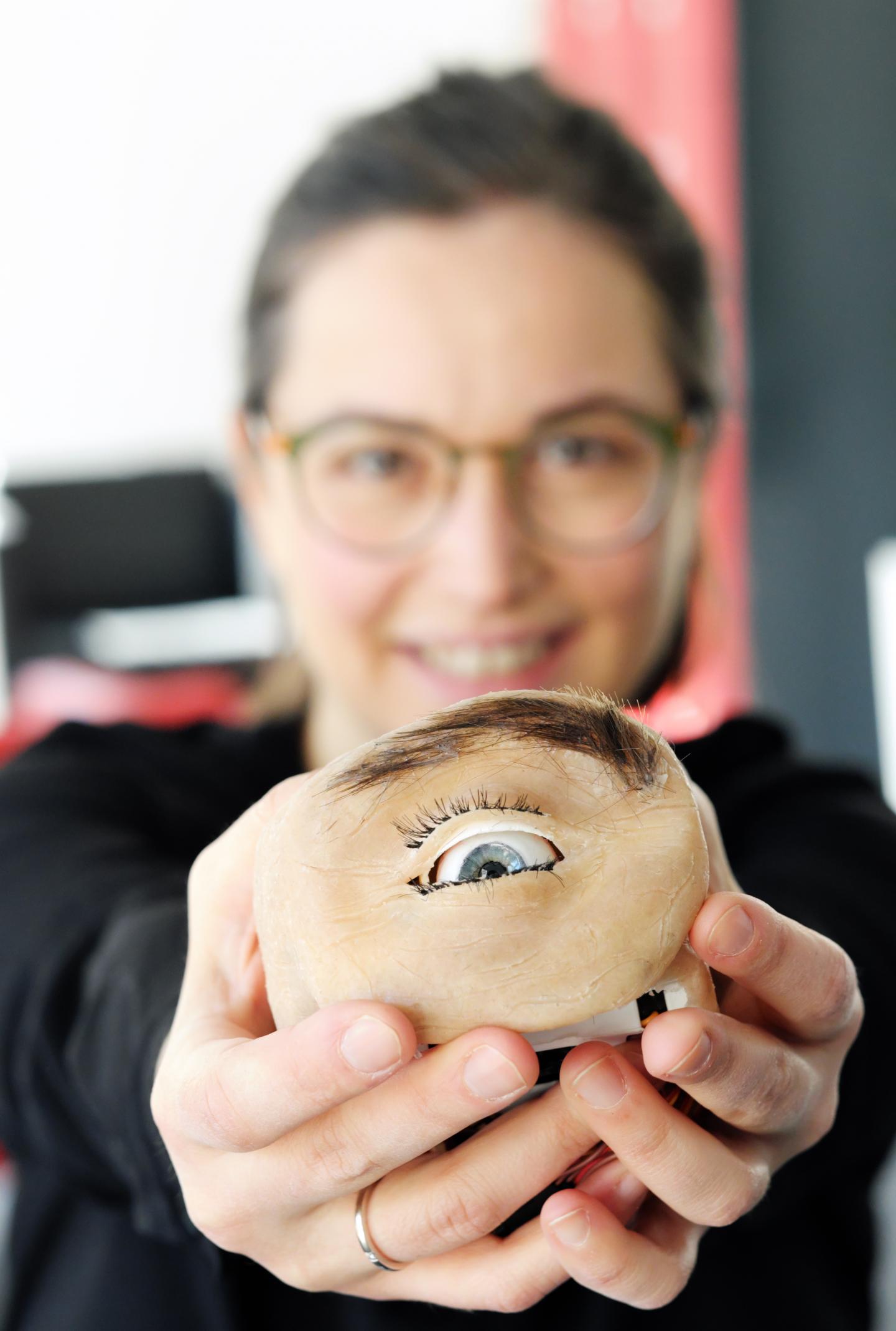 The anthropomorphic Webcam „Ey [IMAGE] | EurekAlert! Science News Releases