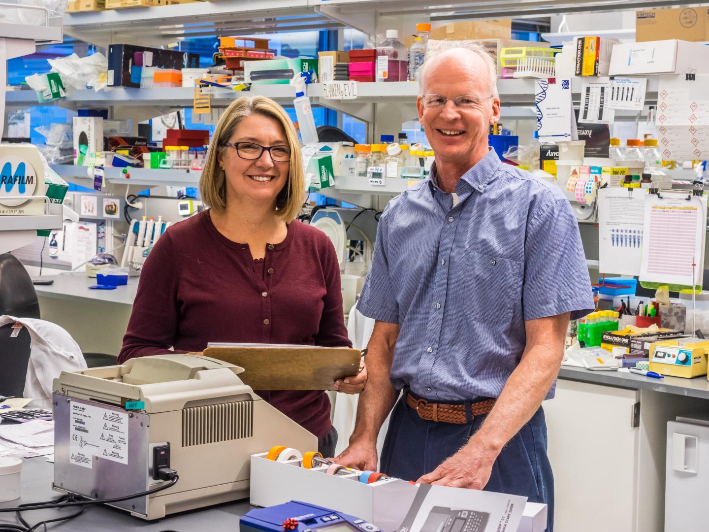 Drs. Jane Bucker and David Raw [IMAGE] | EurekAlert! Science News Releases
