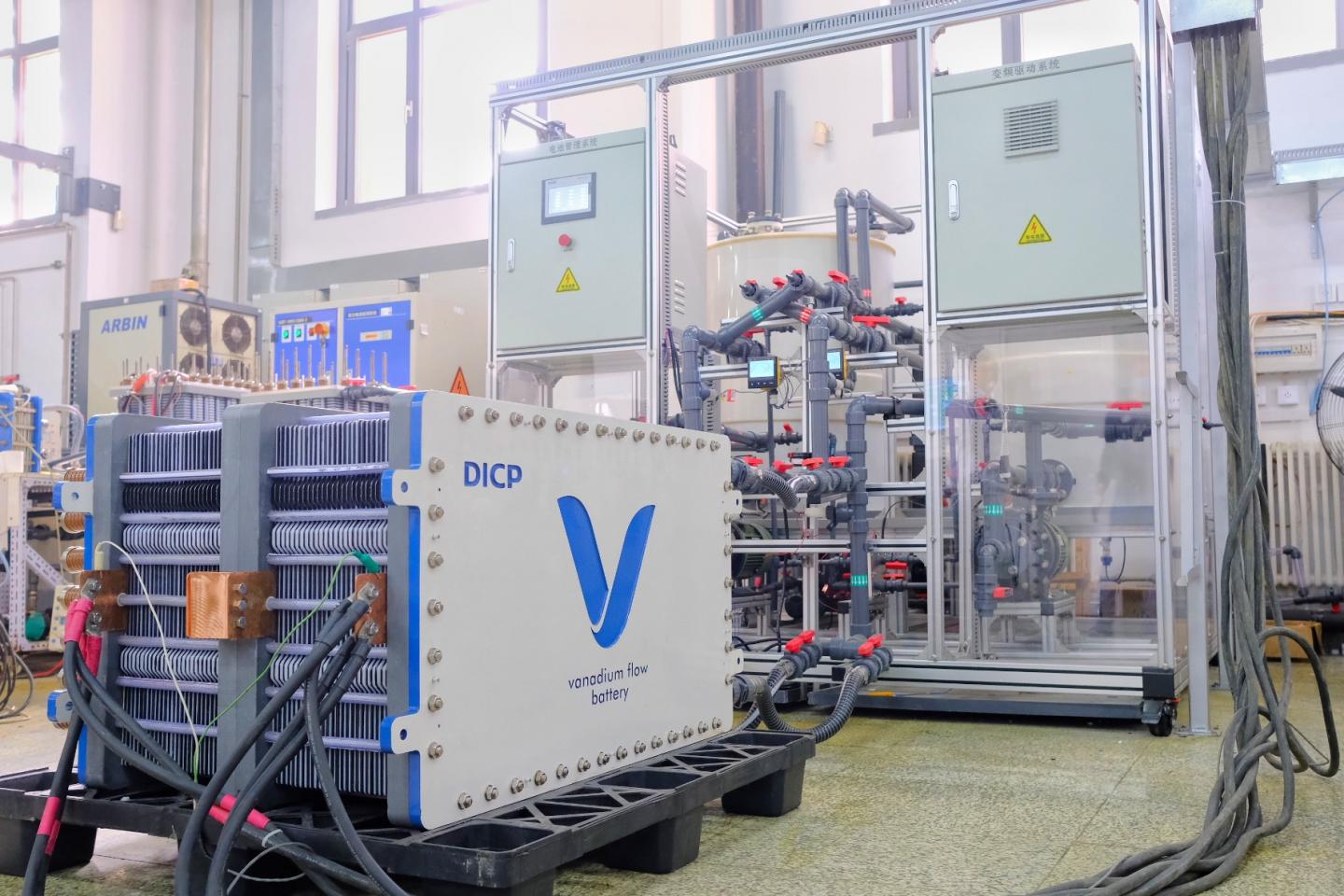 New generation of vanadium flo [IMAGE] | EurekAlert! Science News Releases