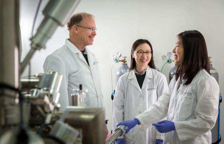 Rodney S. Ruoff, UNIST [IMAGE] | EurekAlert! Science News Releases