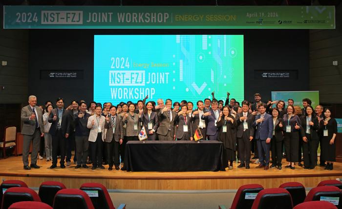 MOU Signing Ceremony Group Pho [IMAGE] | EurekAlert! Science News Releases