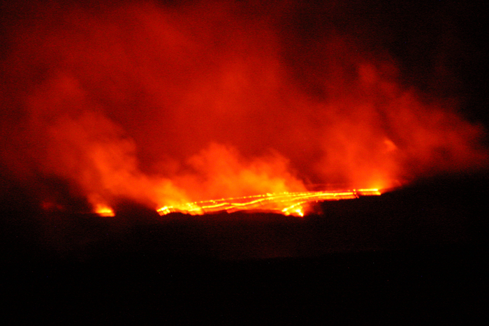 Kīlauea lava lake at night [IMAGE] | EurekAlert! Science News Releases