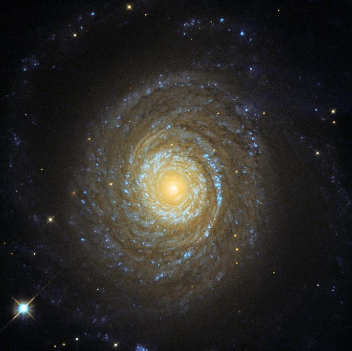 Hubble's Cool Galaxy with a Hot Corona | EurekAlert!