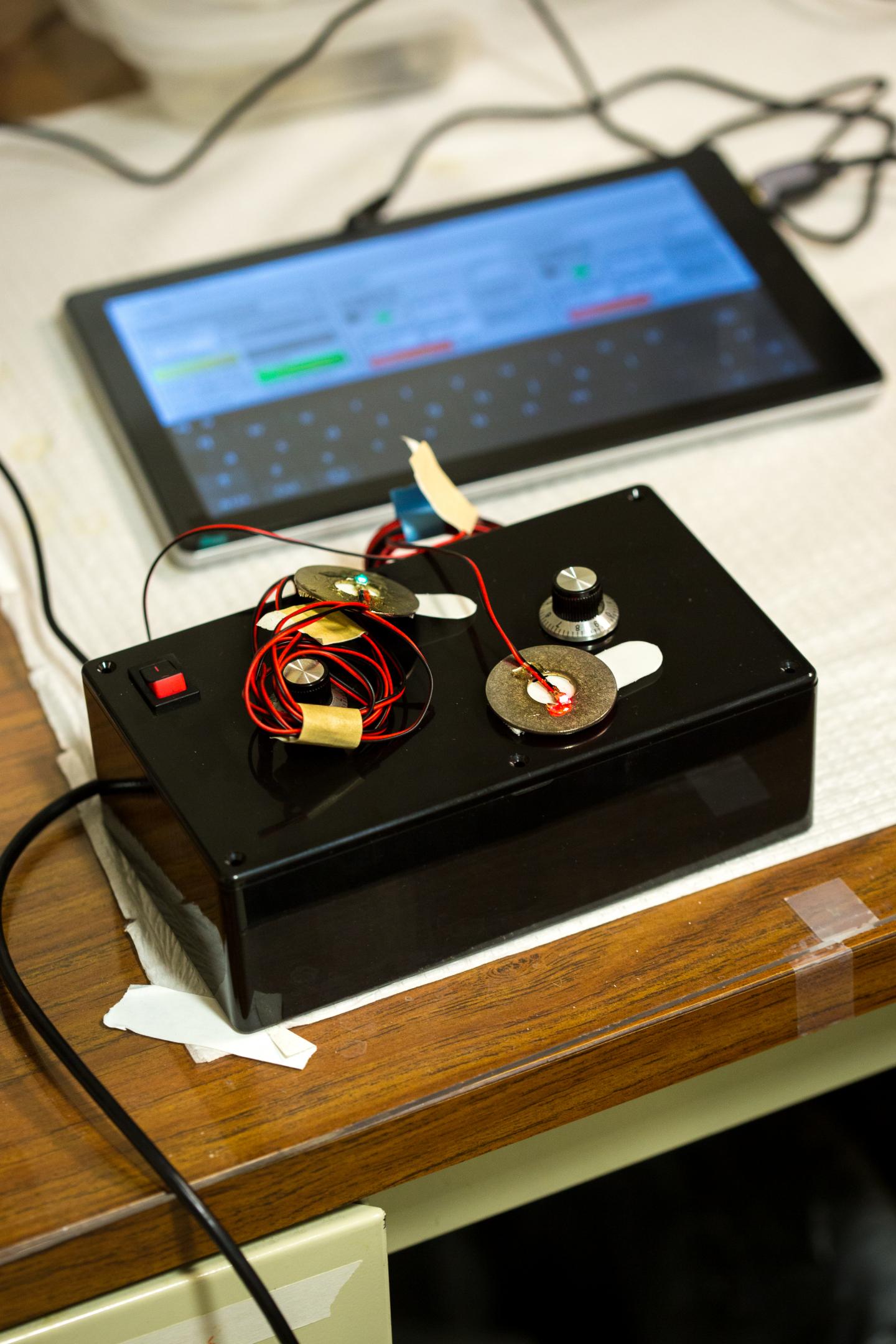 Desktop Device Close Up [IMAGE] | EurekAlert! Science News Releases