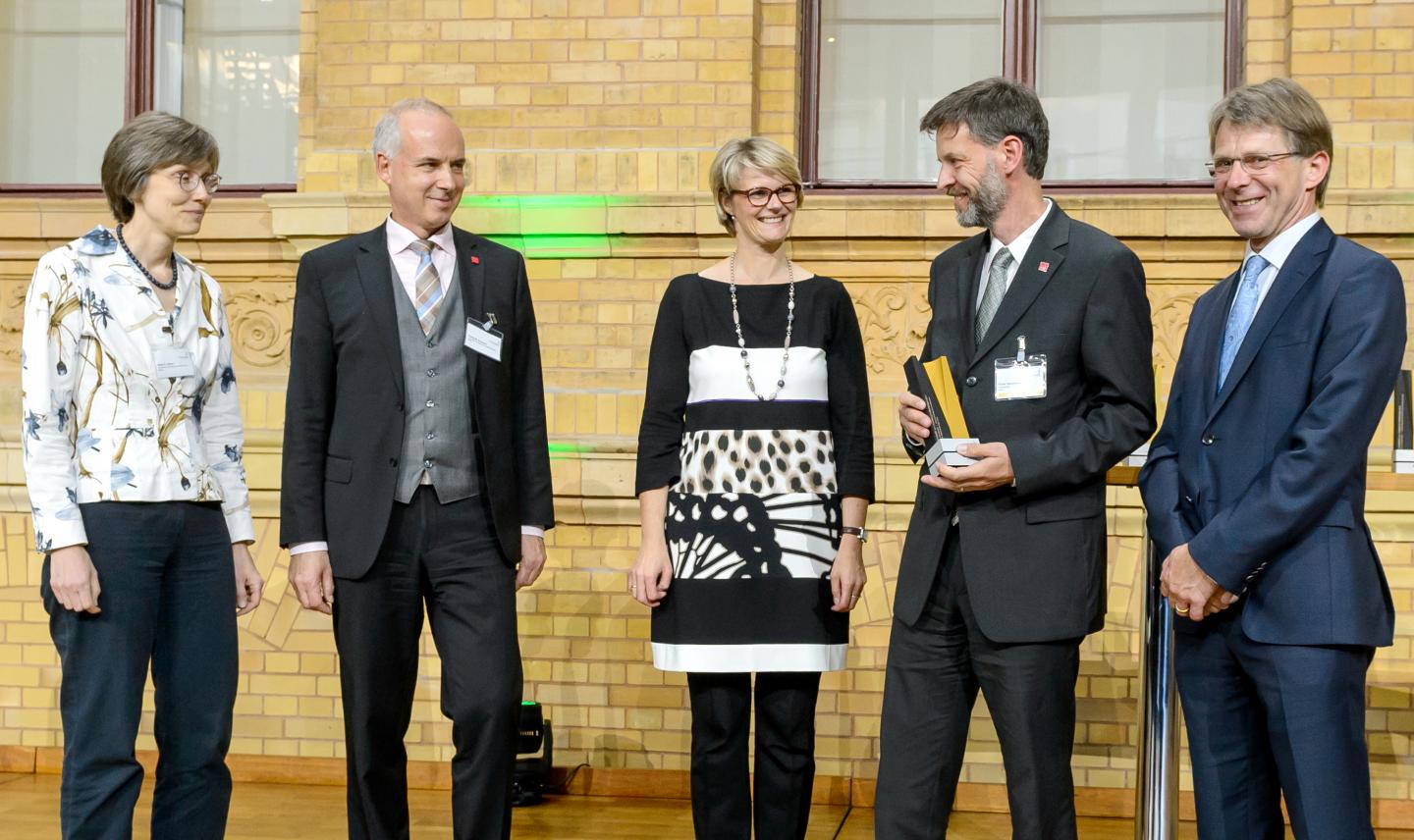 Alexander von Humboldt Professorship for Pete | EurekAlert!