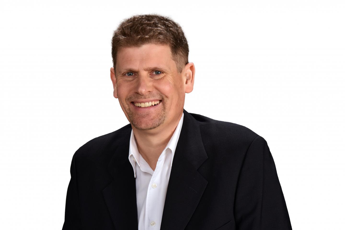 Professor John Crump [IMAGE] | EurekAlert! Science News Releases