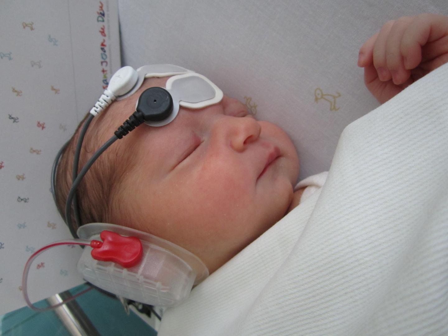 Can a newborn's brain discriminate speech sou | EurekAlert!