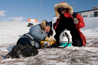 Lyle Whyte and Nadia Mykytczuk [IMAGE] | EurekAlert! Science News Releases