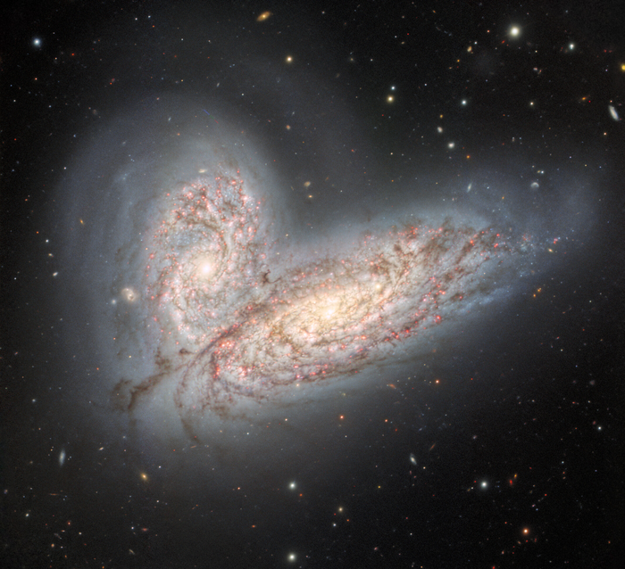 Colliding galaxies dazzle in Gemini North Ima | EurekAlert!