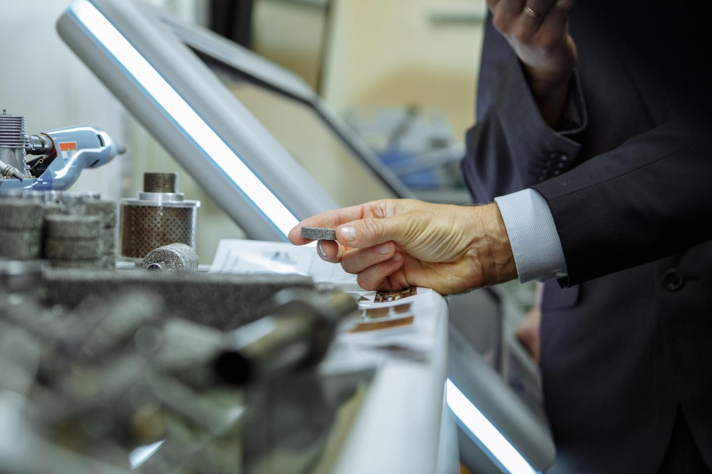 Scientists are preparing a vibration-insulati | EurekAlert!