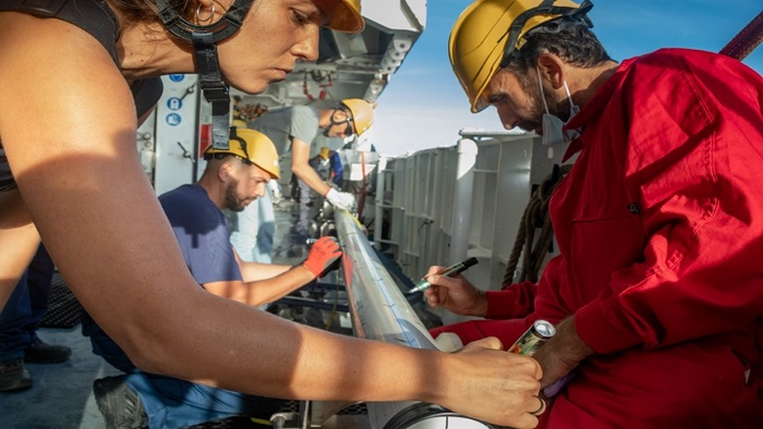 About 13,000 years ago, the wa [IMAGE] | EurekAlert! Science News Releases