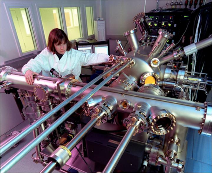 Molecular Beam Epitaxy Machine [IMAGE] | EurekAlert! Science News Releases