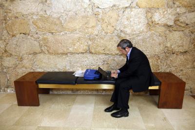 New scale for measuring addiction to work | EurekAlert!