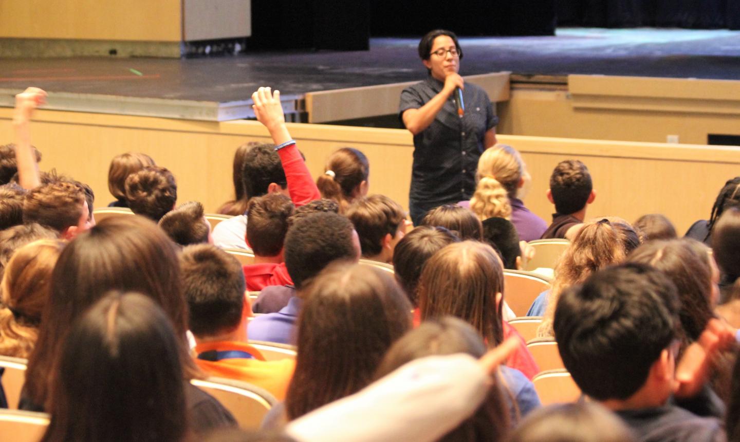 YES Institute Leading a Discus [IMAGE] | EurekAlert! Science News Releases