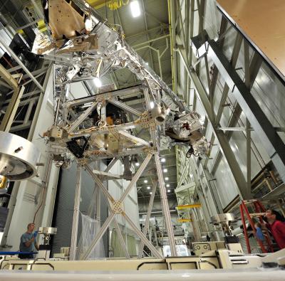 Giant Erector Set Supports Webb Telescope Tes | EurekAlert!