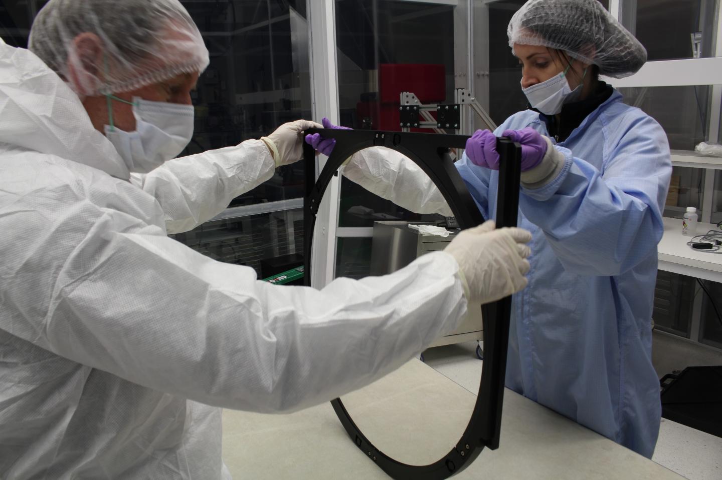 DECam Filter [IMAGE] | EurekAlert! Science News Releases