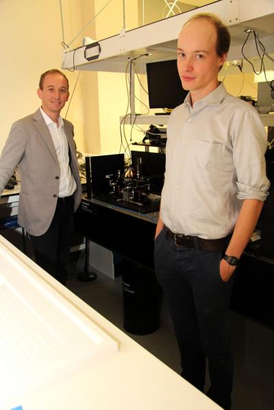 Light Wave-Particle Weirdness (1 of 6) | EurekAlert!