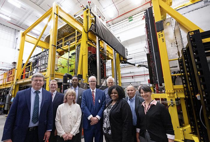 Geraldine (Geri) Richmond visi [IMAGE] | EurekAlert! Science News Releases