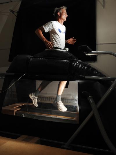 Low-gravity training machine reduces joint, m | EurekAlert!
