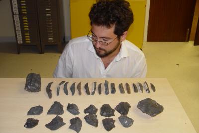 Metin Eren with Stone Tools (2 [IMAGE] | EurekAlert! Science News Releases