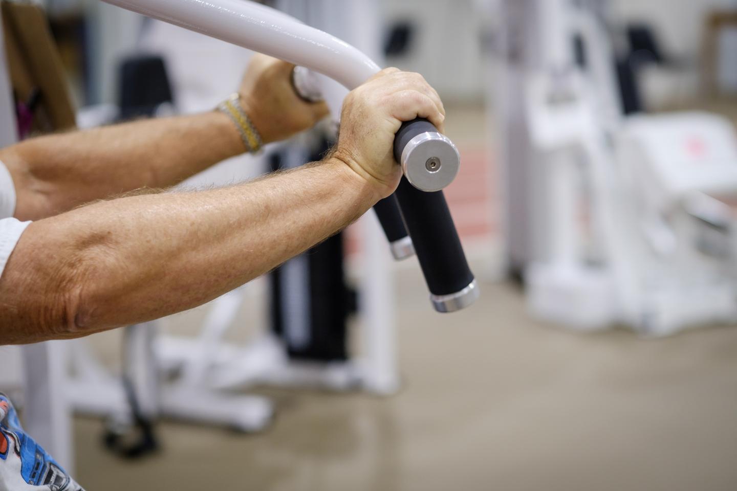 Lose fat, preserve muscle: Weight training be | EurekAlert!