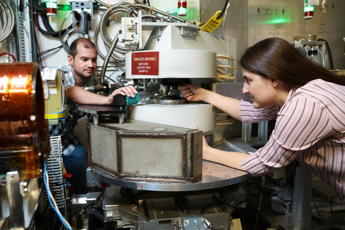 Neutron scattering instrument [IMAGE] | EurekAlert! Science News Releases