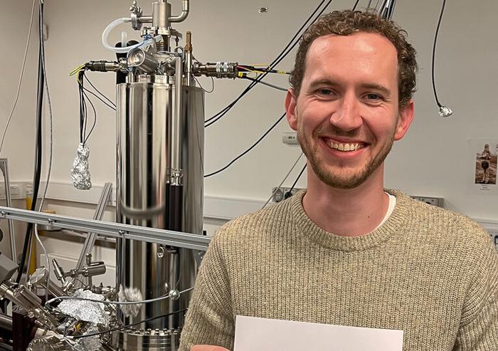 Dr Benjamin Lowe [IMAGE] | EurekAlert! Science News Releases