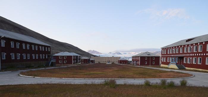 Pyramiden, a Russian settlemen [IMAGE] | EurekAlert! Science News Releases
