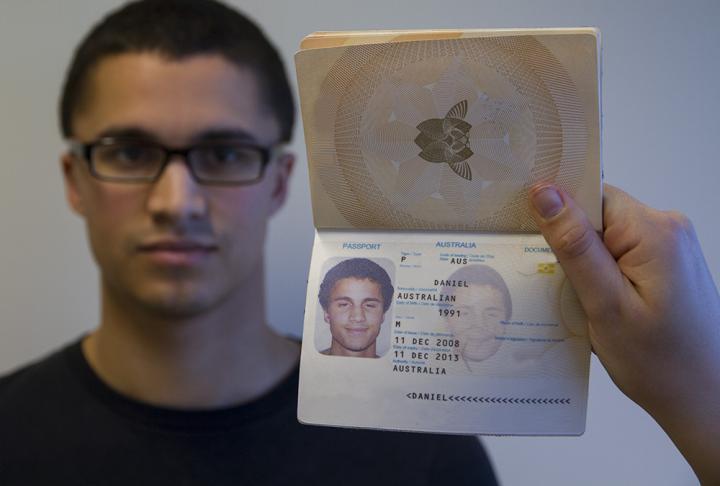 Does Your Passport Photo Look [IMAGE] | EurekAlert! Science News Releases