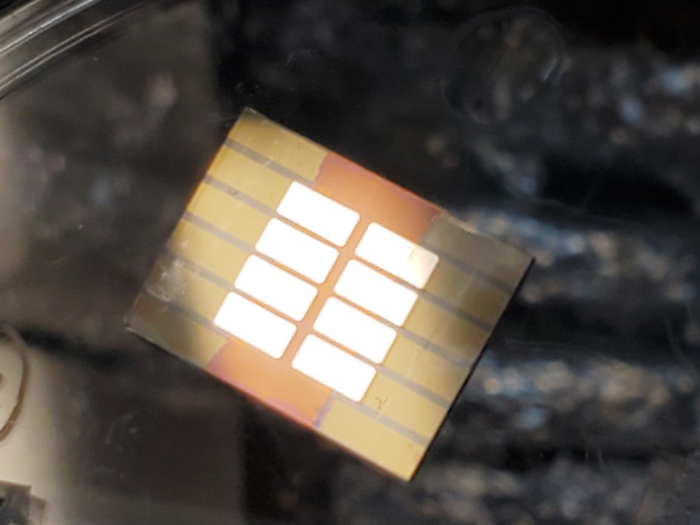 Flexible organic solar cell [IMAGE] | EurekAlert! Science News Releases