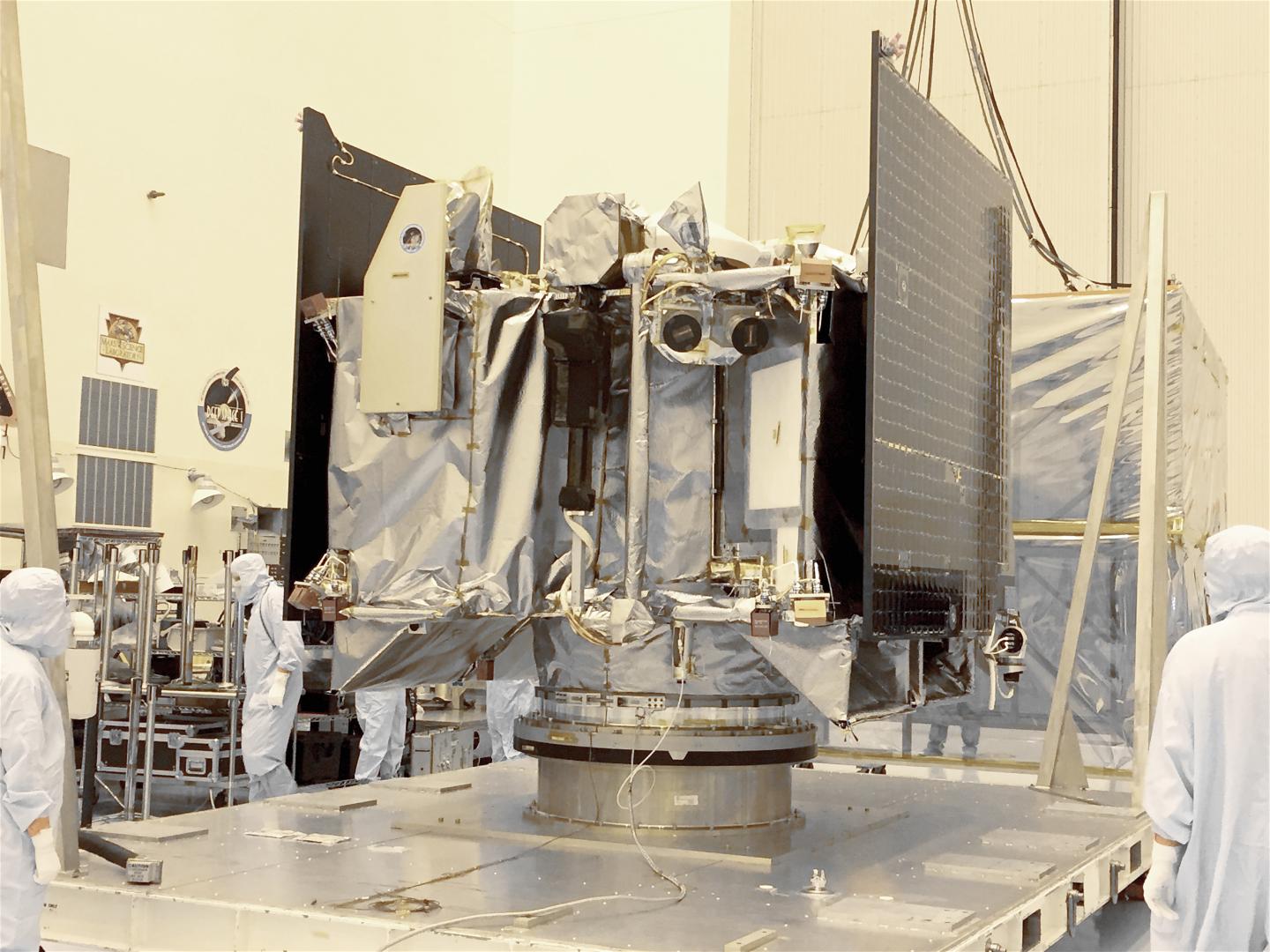 Unboxing OSIRIS-REx [IMAGE] | EurekAlert! Science News Releases