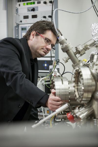 INRS professor Federico Rosei awarded prestig | EurekAlert!