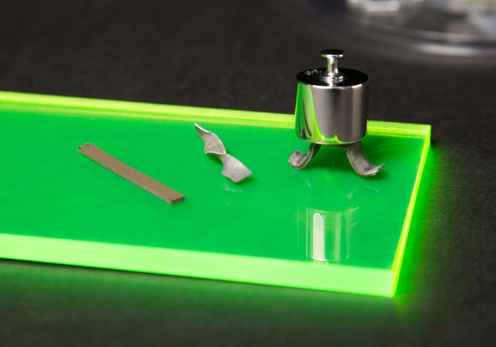 Engineers develop smart material that changes | EurekAlert!