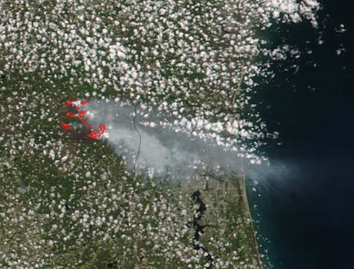 West Mims Fire on Florida/Geor [IMAGE] | EurekAlert! Science News Releases