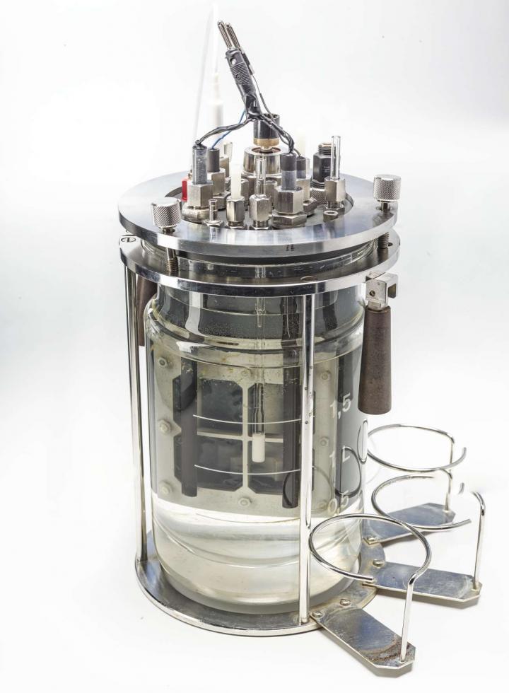 Bioreactor with Upgrade Kit [IMAGE] | EurekAlert! Science News Releases