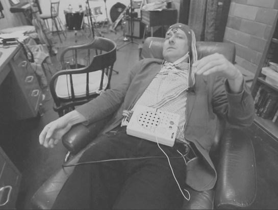 Dr. Thomas Deuel using the Enc [IMAGE] | EurekAlert! Science News Releases