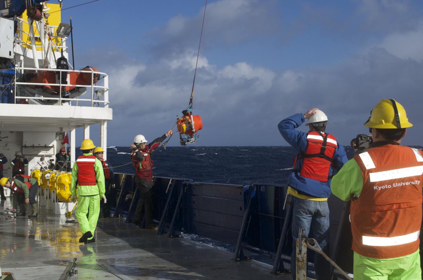 Subtle Tectonic Activity Detec [IMAGE] | EurekAlert! Science News Releases