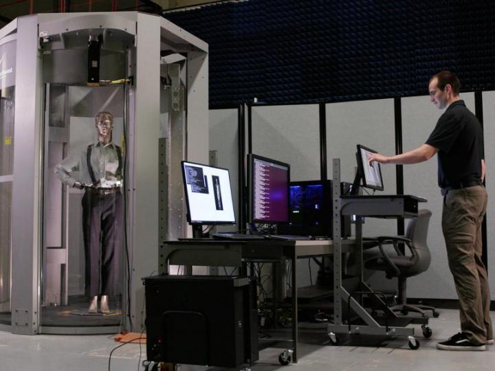 Airport Security Screening [IMAGE] | EurekAlert! Science News Releases